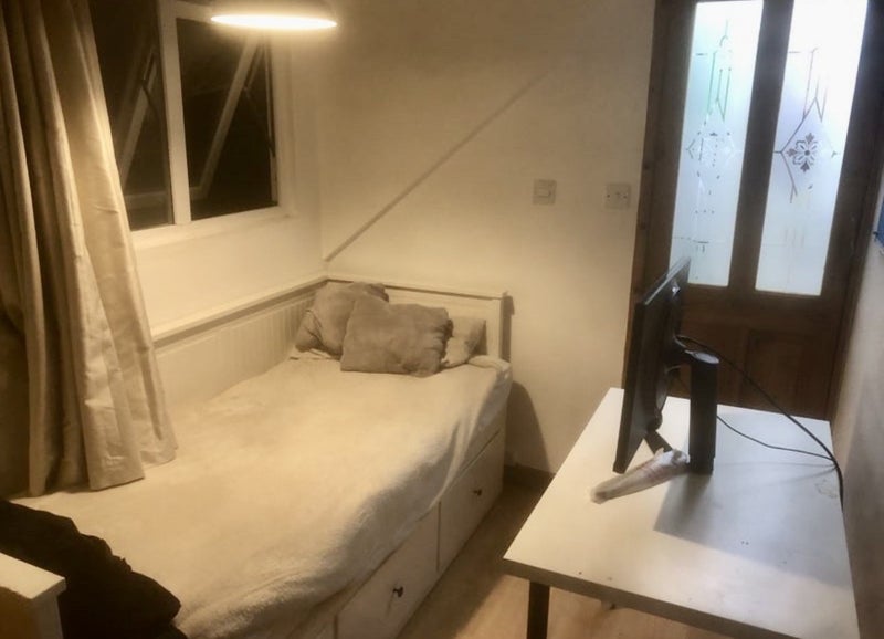 'Single En-Suite Room (All Bills Included)' Room to Rent from SpareRoom