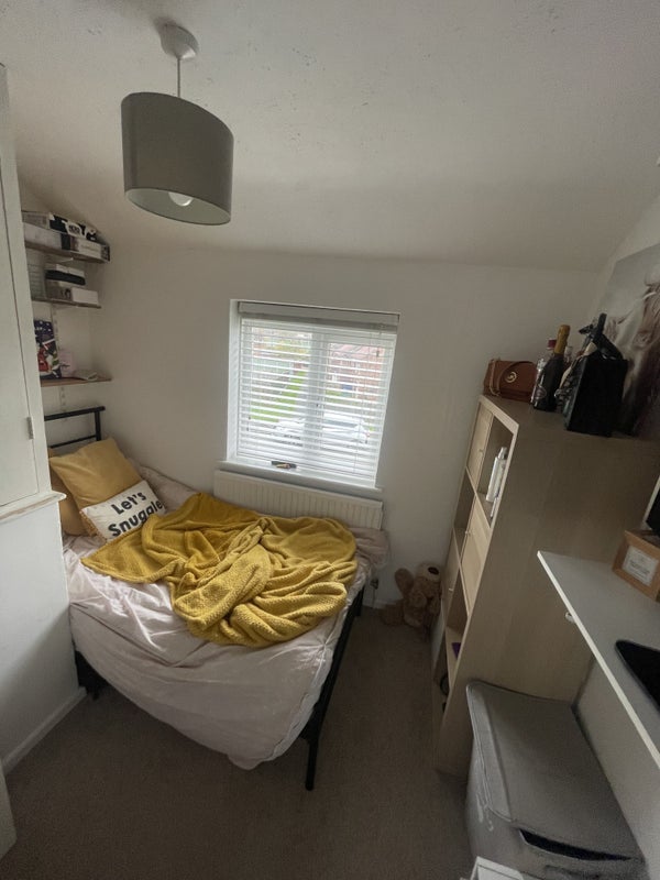 'Single room in shared semi-detached 4-bedded house' Room to Rent from ...