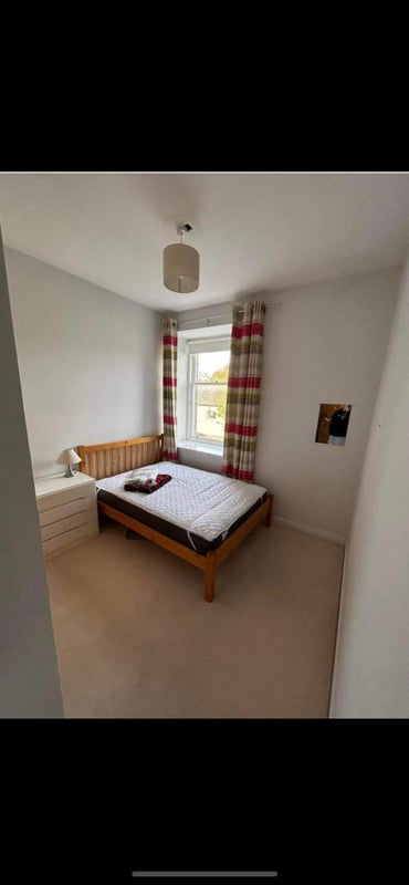 '1 bed in a 2 bed 2 bath flat! ' Room to Rent from SpareRoom