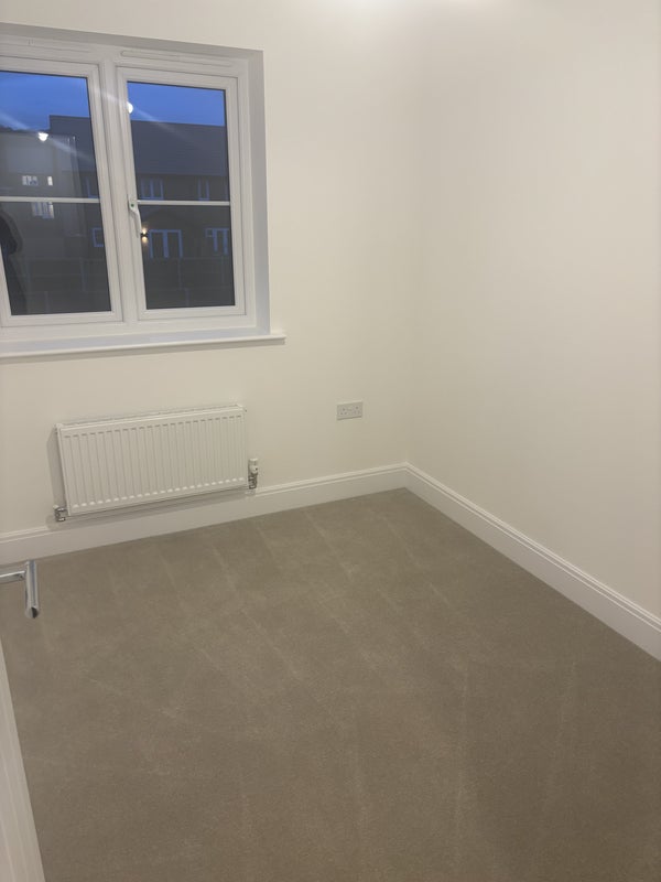 'Single bedroom in a new build house ' Room to Rent from SpareRoom