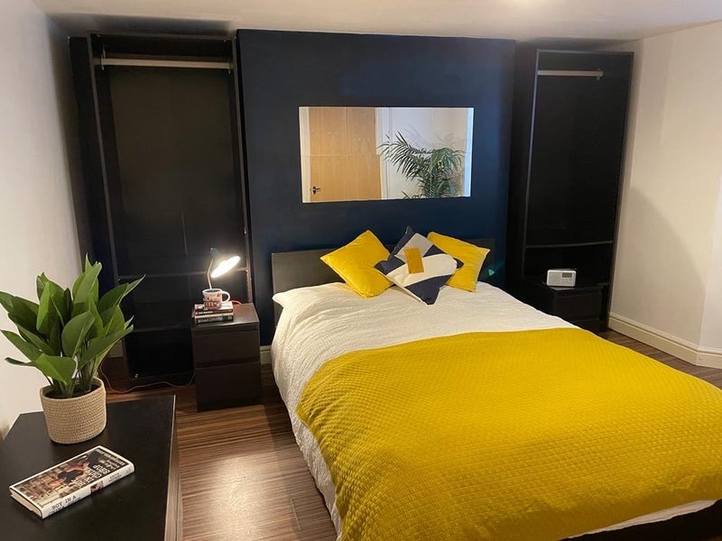 'Double En-suite Room in Shared Flat, Bills Include' Room to Rent from ...
