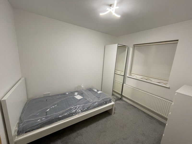 'Stunning Fully Furnished Professional Rooms Kirkby' Room to Rent from ...