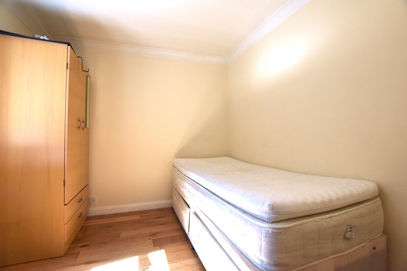 'Self-Contained Studio/ Single Room' Room to Rent from SpareRoom