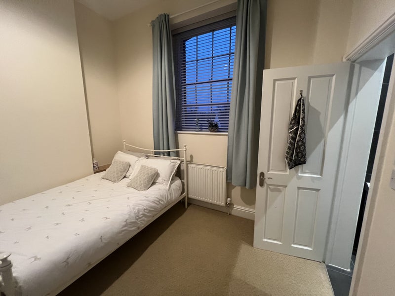 'Double en-suite room ' Room to Rent from SpareRoom