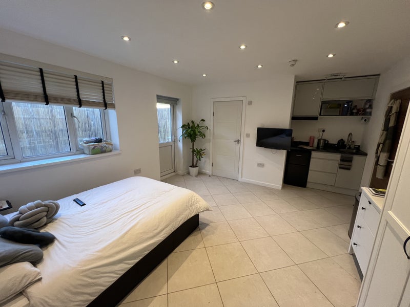 'A lovely self contained studio apartment' Room to Rent from SpareRoom