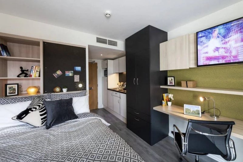 'Zone 2 newly furnished single Studio' Room to Rent from SpareRoom