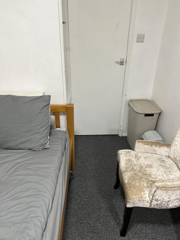 'Very comfortable single room ' Room to Rent from SpareRoom