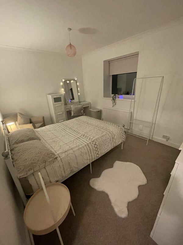 'Looking for a lodger, female working professional' Room to Rent from ...