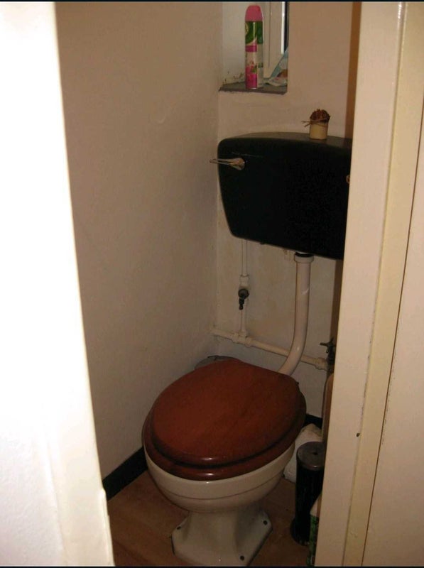 'Bright Room with Balcony in Zone 1 Waterloo ' Room to Rent from SpareRoom