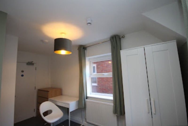 'En Suite double room in premium HMO' Room to Rent from SpareRoom