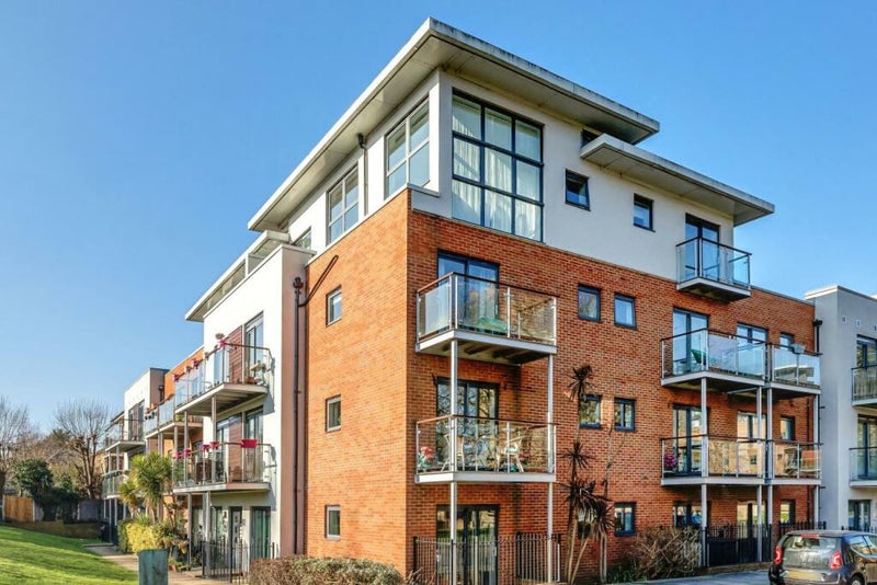 'Super clean and cosy apartment ' Room to Rent from SpareRoom