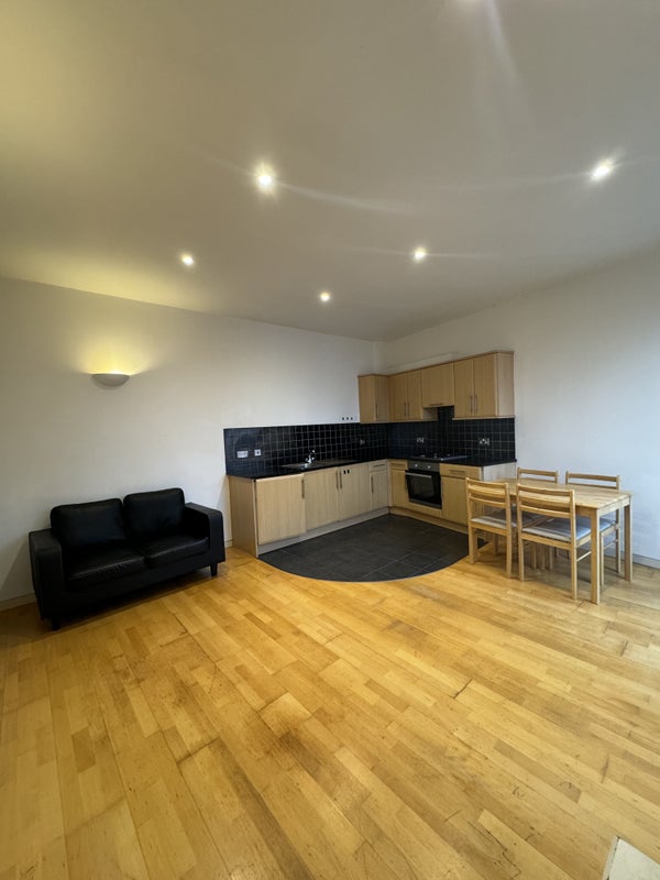 'Beautiful 1 Bedroom Flat in Chiswick' Room to Rent from SpareRoom