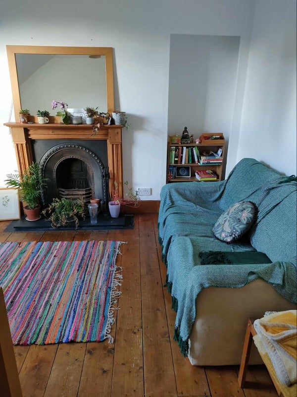 'Double room in Rosemount with PhD student' Room to Rent from SpareRoom