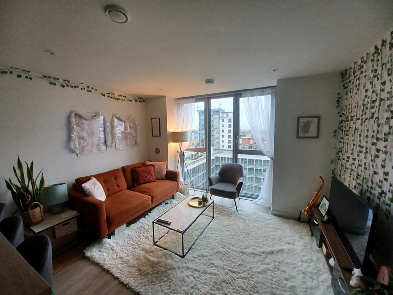 'Modern two bed two bath apartment 🏢' Room to Rent from SpareRoom