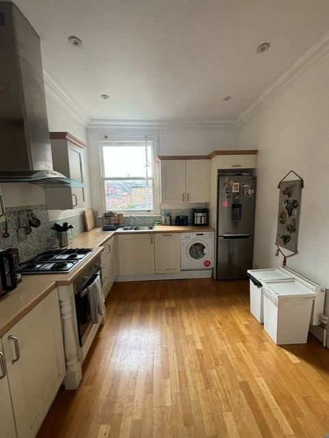 '2 bed flat in West Hampstead' Room to Rent from SpareRoom