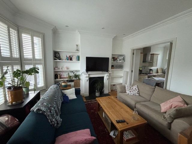 '2 bed flat in West Hampstead' Room to Rent from SpareRoom