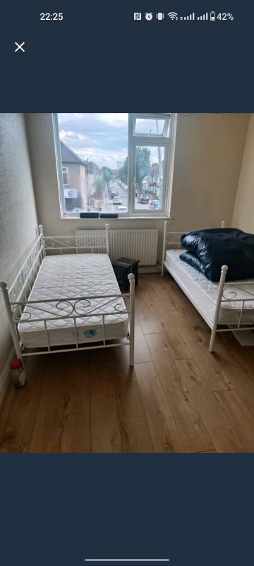 'One bed space for a boy in 2 sharing double room.' Room to Rent from ...