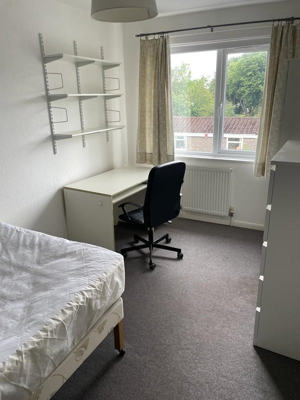 'Double room available close to QE hospital and UOB' Room to Rent from ...