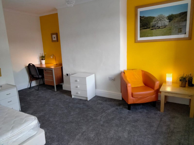 'Rooms Within Buddhist Centre' Room to Rent from SpareRoom