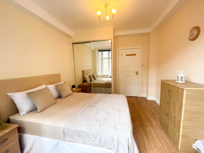 'Fantastic flat close to Marble Arch - 2 rooms avai' Room to Rent from ...