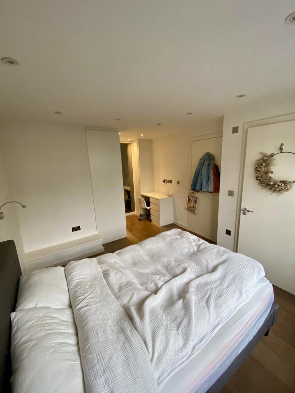 'Bright and spacious room in a beautiful flat' Room to Rent from SpareRoom