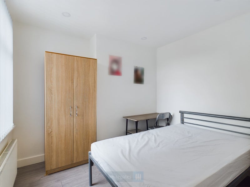 'Queens road - Room in a shared house ' Room to Rent from SpareRoom