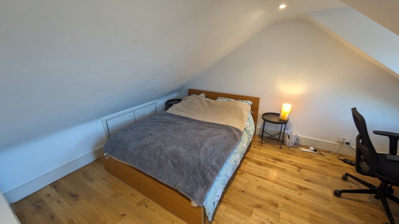 'Top floor Room With Ensuite in Balham' Room to Rent from SpareRoom