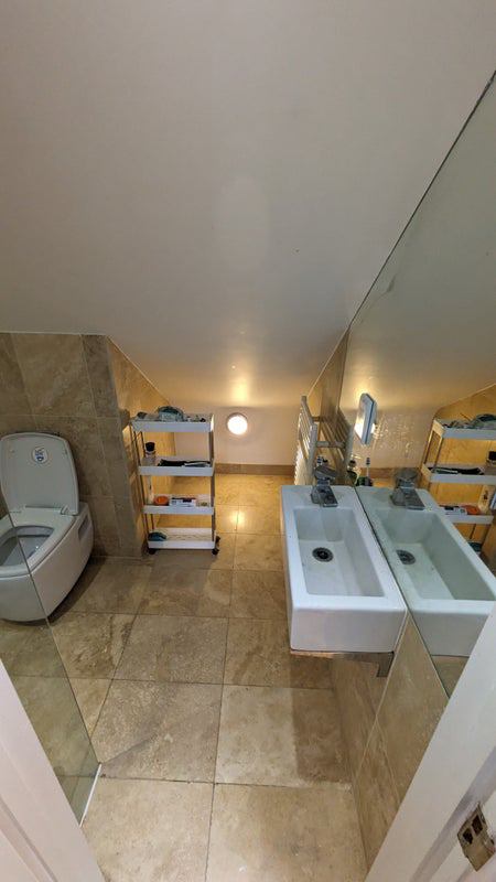 'Top floor Room With Ensuite in Balham' Room to Rent from SpareRoom