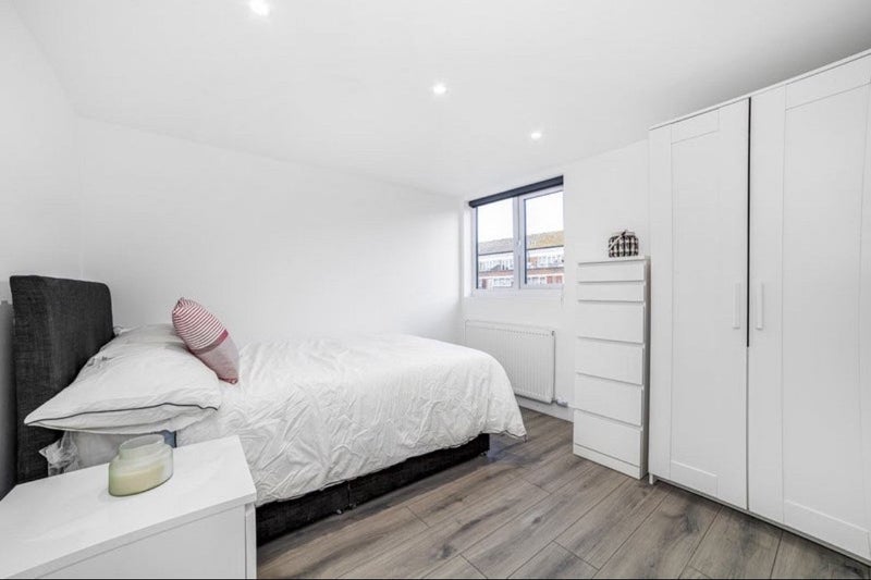 'Large En-suite Room in House Share in New Cross' Room to Rent from ...