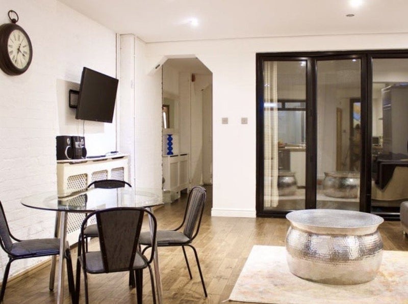 'Cozy Gated Hoxton flat' Room to Rent from SpareRoom