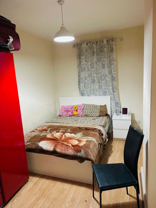 'Double room in 3 bed room flat' Room to Rent from SpareRoom