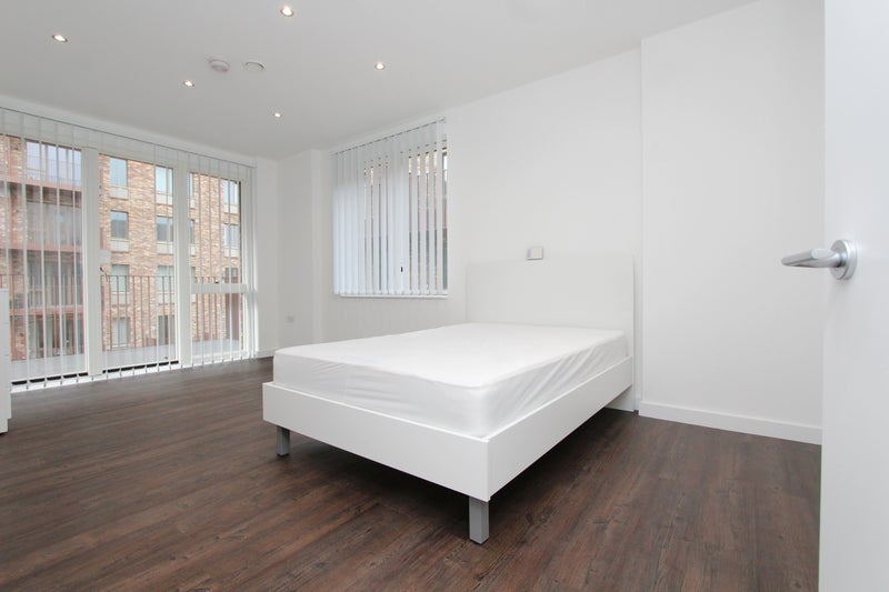 'Modern Double Room With Best Price In East London' Room to Rent from ...