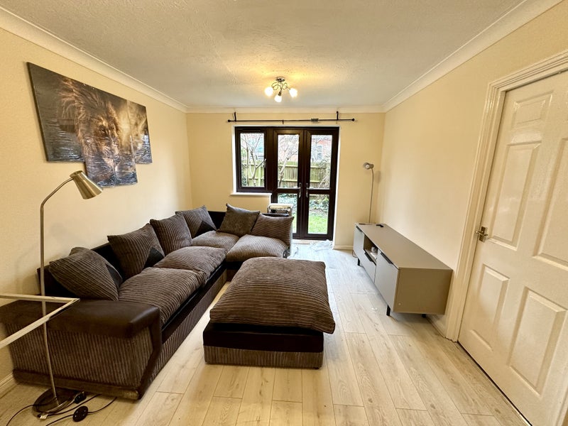 '1 bedroom ground floor flat in Neasden' Room to Rent from SpareRoom