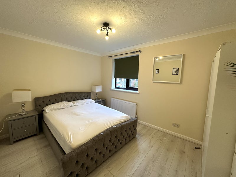 '1 bedroom ground floor flat in Neasden' Room to Rent from SpareRoom