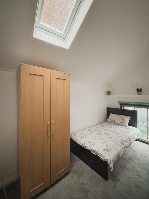 'Beautiful medium room' Room to Rent from SpareRoom