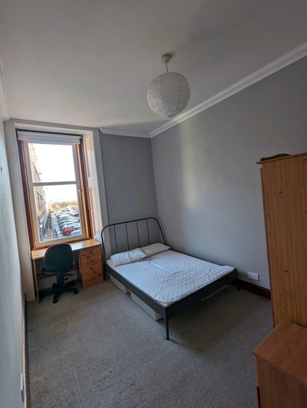 'Double room in Spacious Dennistoun flat ' Room to Rent from SpareRoom
