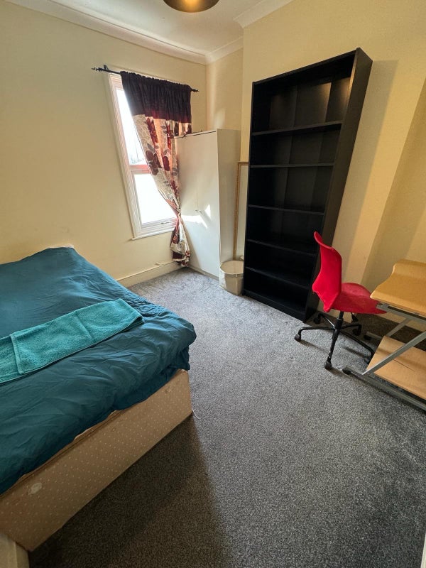 'Single Room available in E15' Room to Rent from SpareRoom