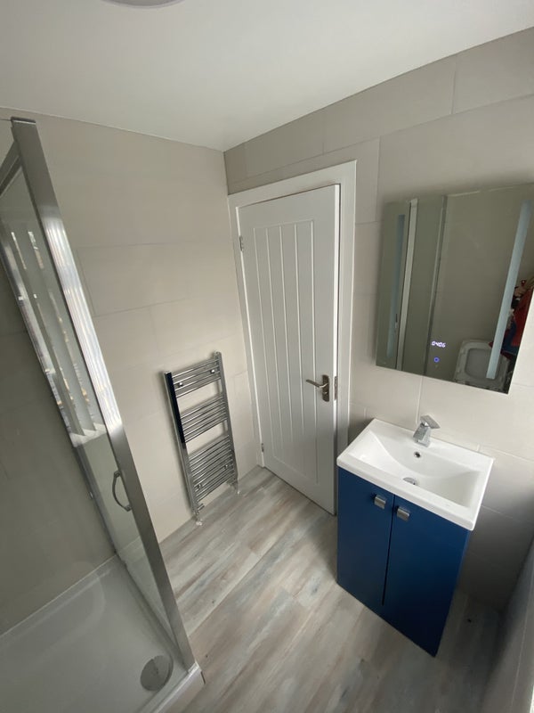 'LARGE En-suite double room for single occupancy' Room to Rent from ...