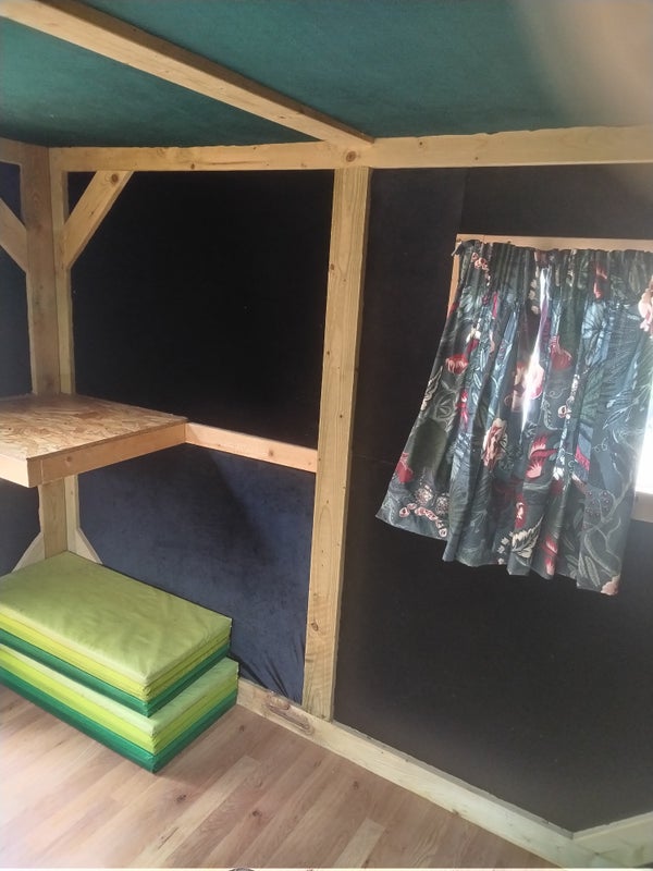 'Small beautiful Self contained room with toilet. ' Room to Rent from ...