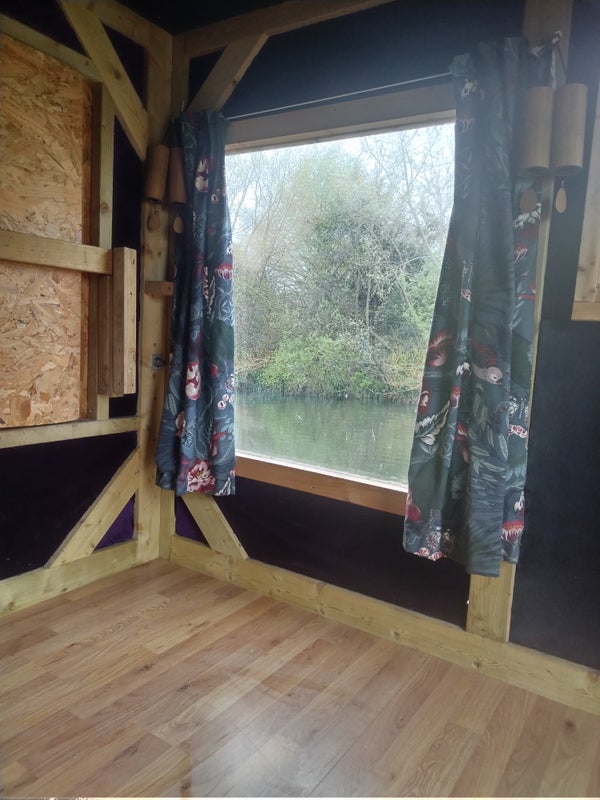 'Small beautiful Self contained room with toilet. ' Room to Rent from ...