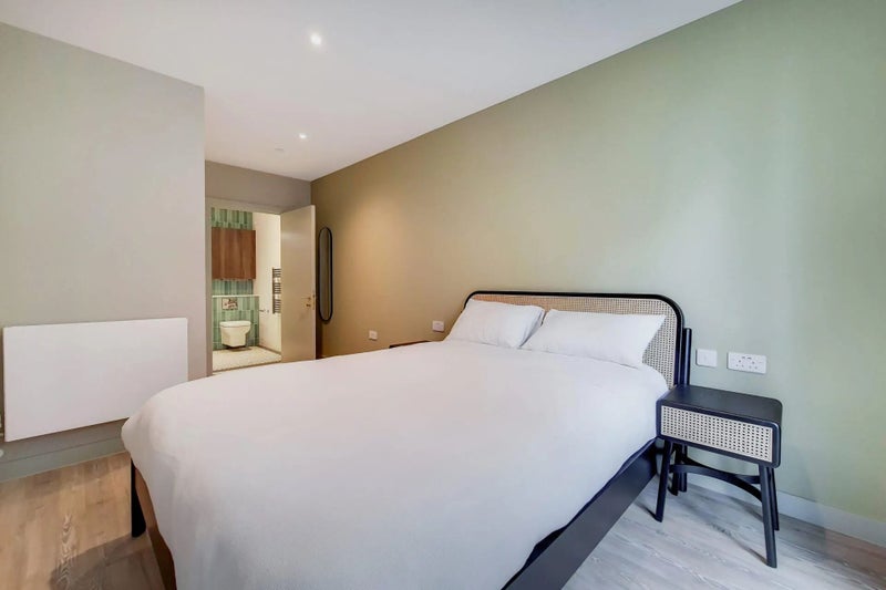 'Luxury master bedroom of a 2b2b apartment!' Room to Rent from SpareRoom