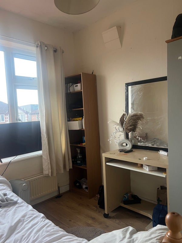 'Single room for student in fallowfield summer stay' Room to Rent from ...