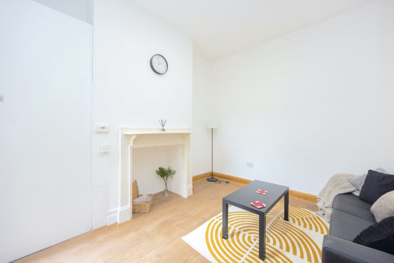 'Great Double Room in Amazing House in Balham' Room to Rent from SpareRoom