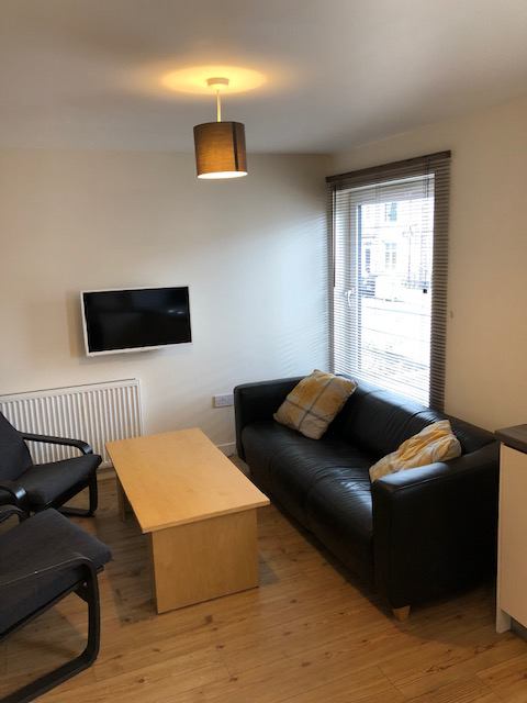 'Modern 4 Bed HMO Flat' Room to Rent from SpareRoom