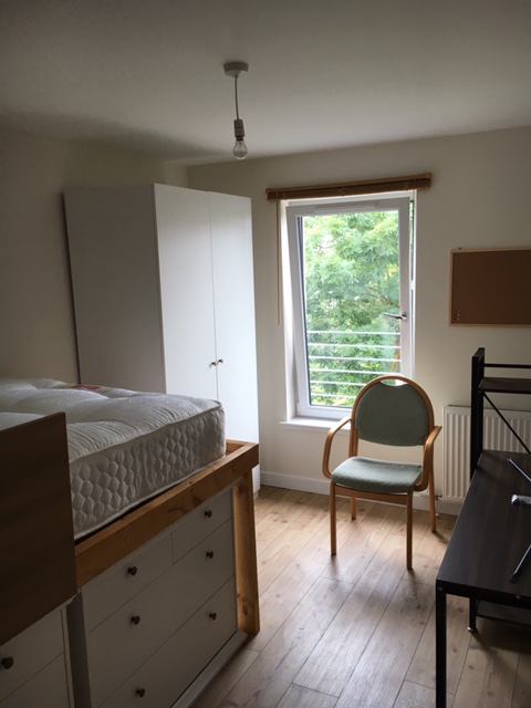 'Modern 4 Bed HMO Flat' Room to Rent from SpareRoom
