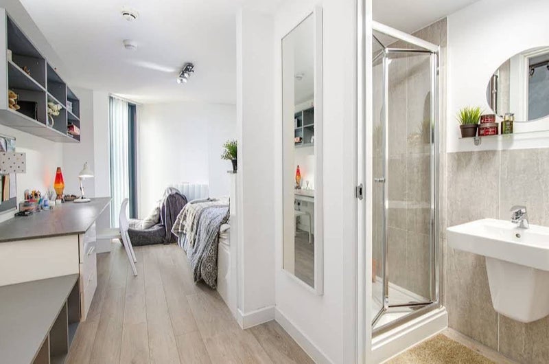 '3-months summertime student en-suite near UOB' Room to Rent from SpareRoom