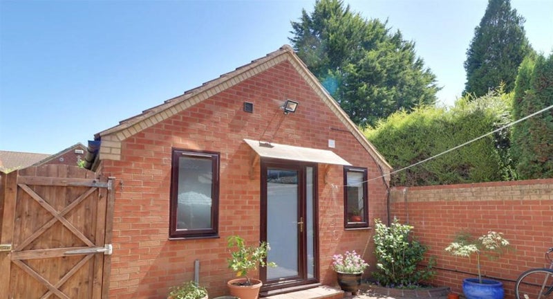 'Spacious studio annex to rent near Addenbrooke's' Room to Rent from ...