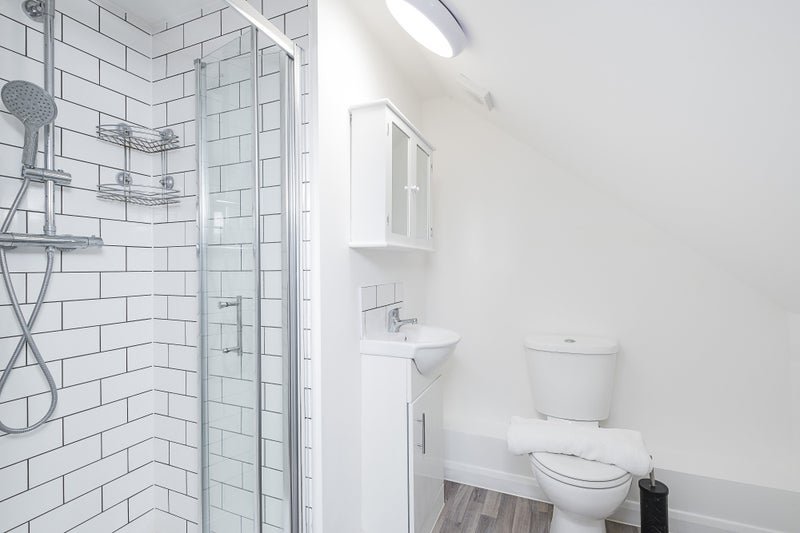 'Spacious 5-Bed House Share in Leigh WN7 ' Room to Rent from SpareRoom