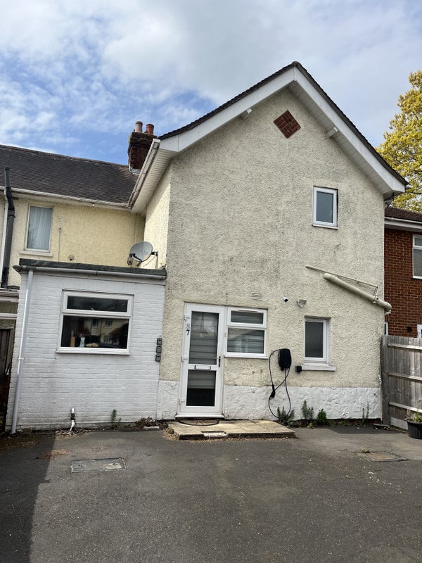 'En-suite fully furnished rooms to let ' Room to Rent from SpareRoom