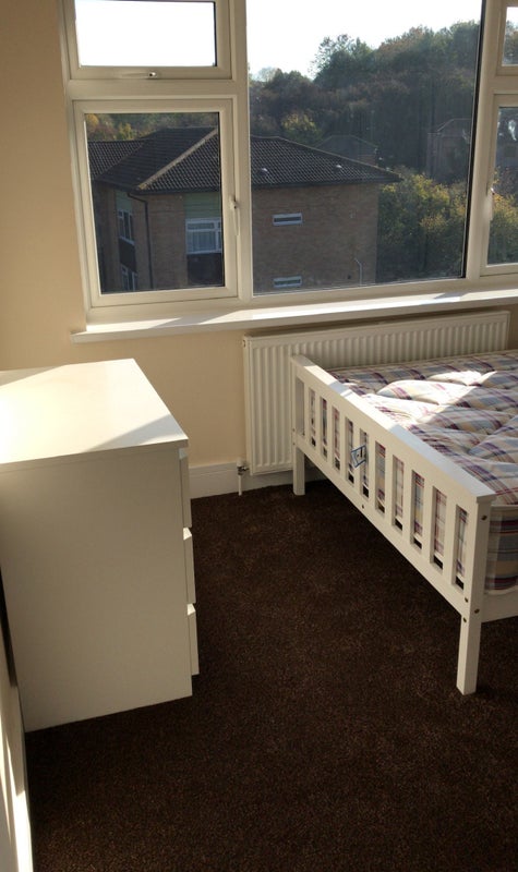 'Double room with En-suite, bill included £700/pcm' Room to Rent from ...